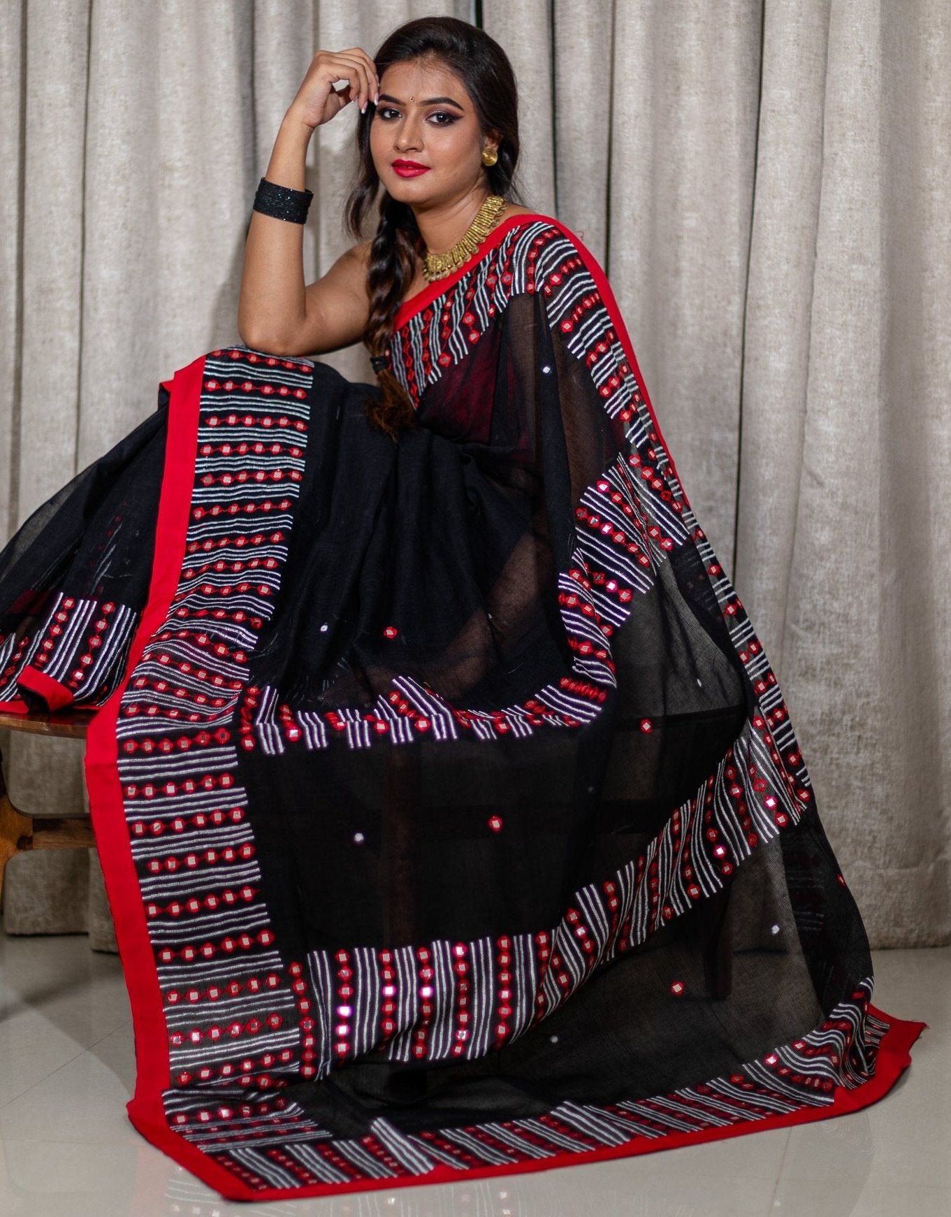The black collection for Makar Sankranti 2021 – Phulari